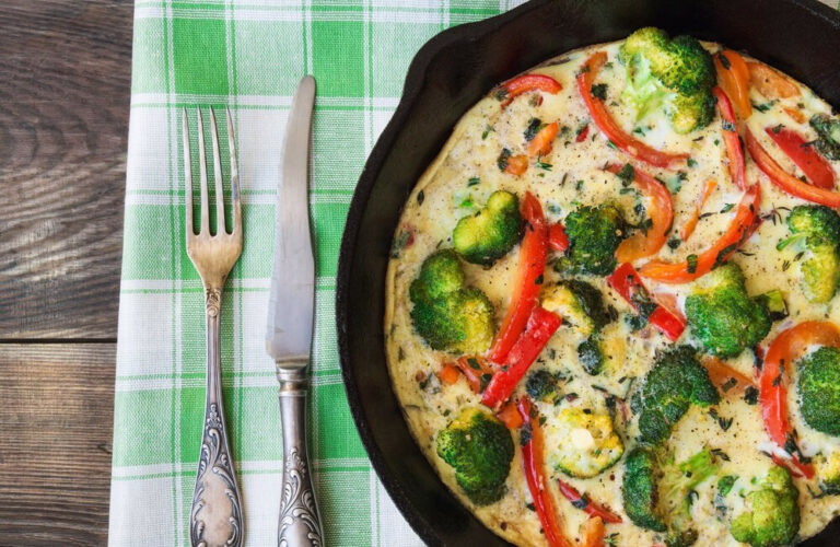 Omlet bez mąki - prosty przepis na puszysty omlet